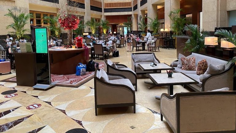 Review: The Fullerton Hotel – Premier Courtyard Room I Eat and Sleep